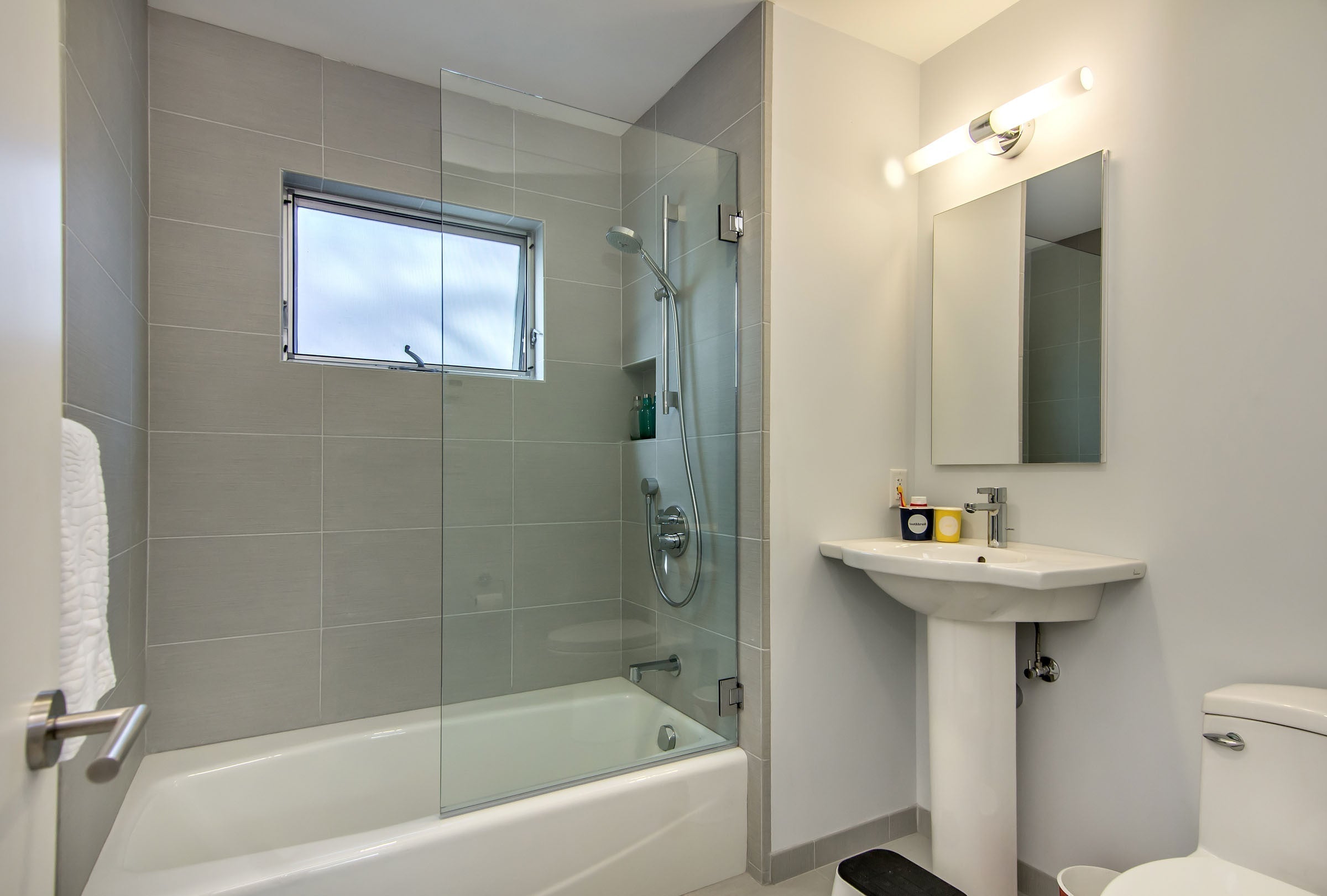 Half Glass Shower Door for Bathtub: Pros, Cons & Costs – ACE DECOR Bathroom