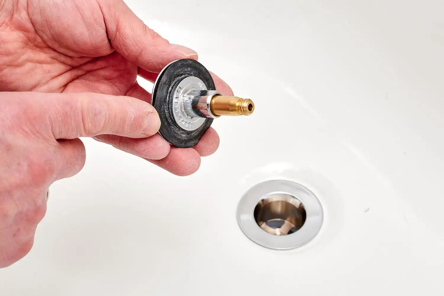 How to Remove Tub Stopper: Easy DIY Guide for a Clog-Free Bathtub | ACE ...